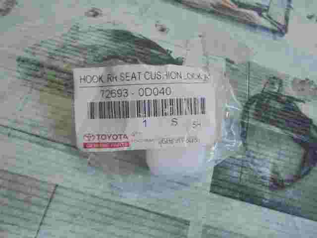 Hook RR Seat Cushion / Toyota Yaris 726930D040 72693-0D040 - - 4x4 ...