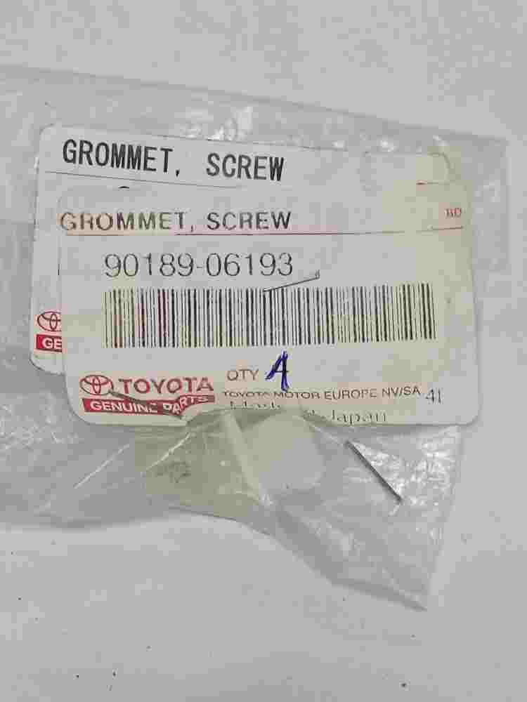 Screw Grommet / Toyota Land Cruiser Camry Corolla Prius Lexus ...